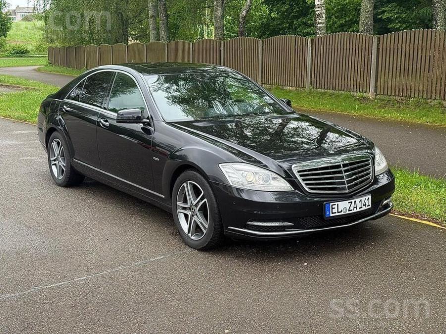 Black Mercedes-Benz S 350 2011 in Riga, with an engine capacity of 3.00 L and mileage of 270 thousand km for 12488 €, photo 5 on AUTOMOTO.COM.LV