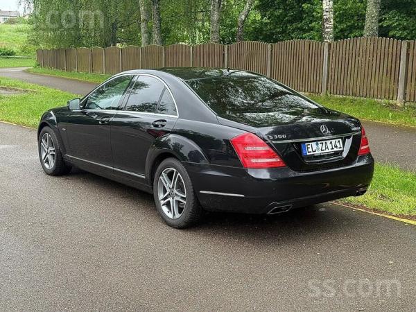 Black Mercedes-Benz S 350 2011 in Riga, with an engine capacity of 3.00 L and mileage of 270 thousand km for 12488 €, photo 6 on AUTOMOTO.COM.LV