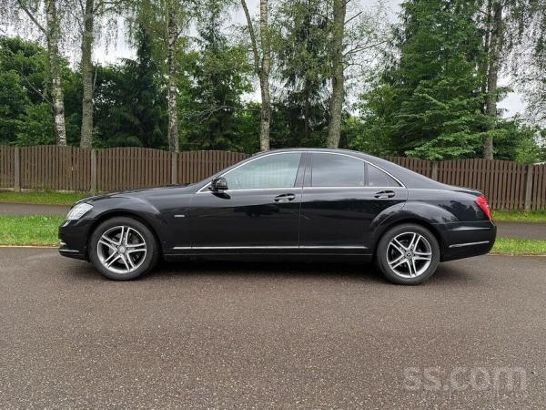 Black Mercedes-Benz S 350 2011 in Riga, with an engine capacity of 3.00 L and mileage of 270 thousand km for 12488 €, photo 7 on AUTOMOTO.COM.LV