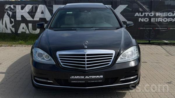 Black Mercedes-Benz S 350 2011 in Liepaja, with an engine capacity of 3.00 L and mileage of 353 thousand km for 10950 €, photo 1 on AUTOMOTO.COM.LV