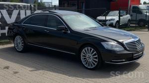 Черный Мерседес С 350 2011 в Лиепая, объемом двигателя 3.00 л и пробегом 353 тыс. км за 10950 €, фото 3 на AUTOMOTO.COM.LV