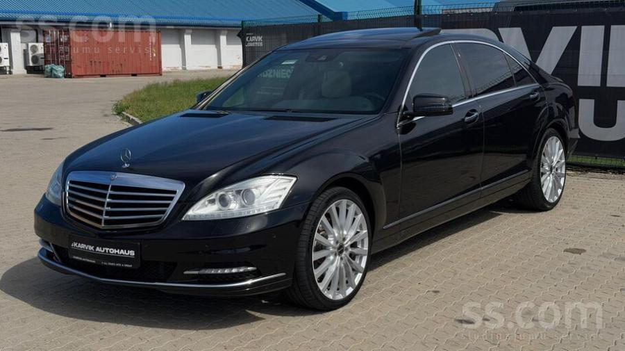 Черный Мерседес С 350 2011 в Лиепая, объемом двигателя 3.00 л и пробегом 353 тыс. км за 10950 €, фото 9 на AUTOMOTO.COM.LV