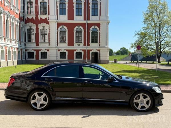 Черный Мерседес С 350 2011 в Елгава, объемом двигателя 3.00 л и пробегом 281 тыс. км за 10000 €, фото 3 на AUTOMOTO.COM.LV