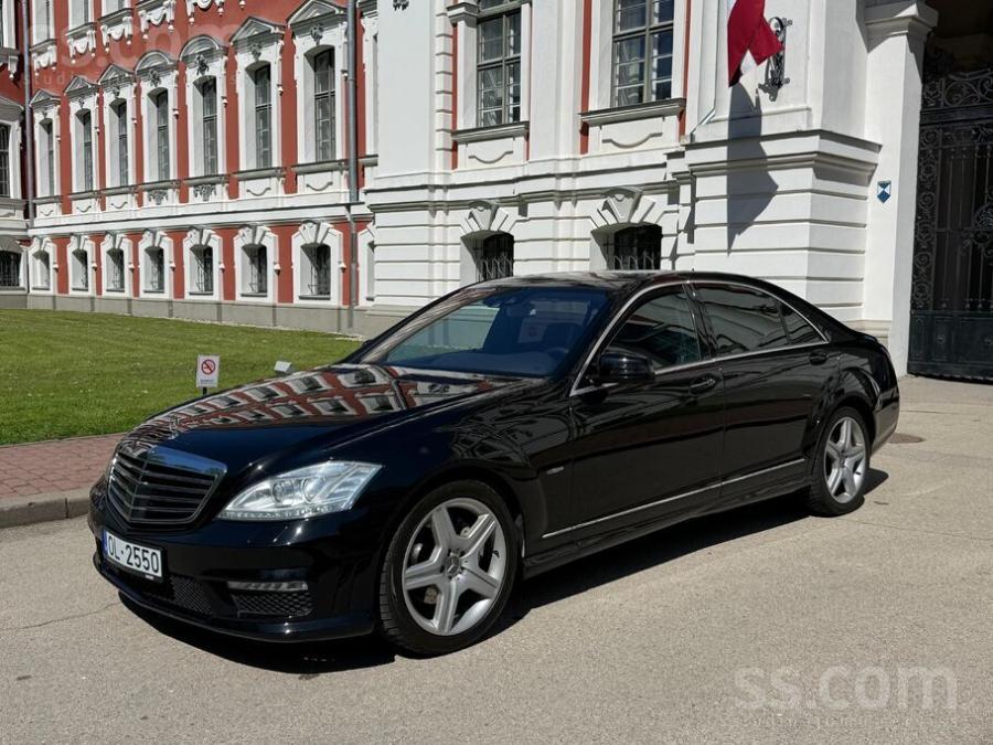 Черный Мерседес С 350 2011 в Елгава, объемом двигателя 3.00 л и пробегом 281 тыс. км за 10000 €, фото 7 на AUTOMOTO.COM.LV