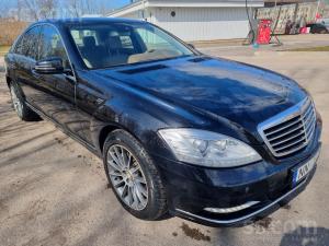 Melns Mercedes-Benz S 350 2011 Rīga, ar dzinēja tilpumu 3.00 L un nobraukumu 299 tūkst. km par 8500 €, foto  vietnē AUTOMOTO.COM.LV