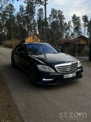 Black Mercedes-Benz S 350 2011 in Riga, with an engine capacity of 3.00 L and mileage of 365 thousand km for 10500 €, photo 3 on AUTOMOTO.COM.LV