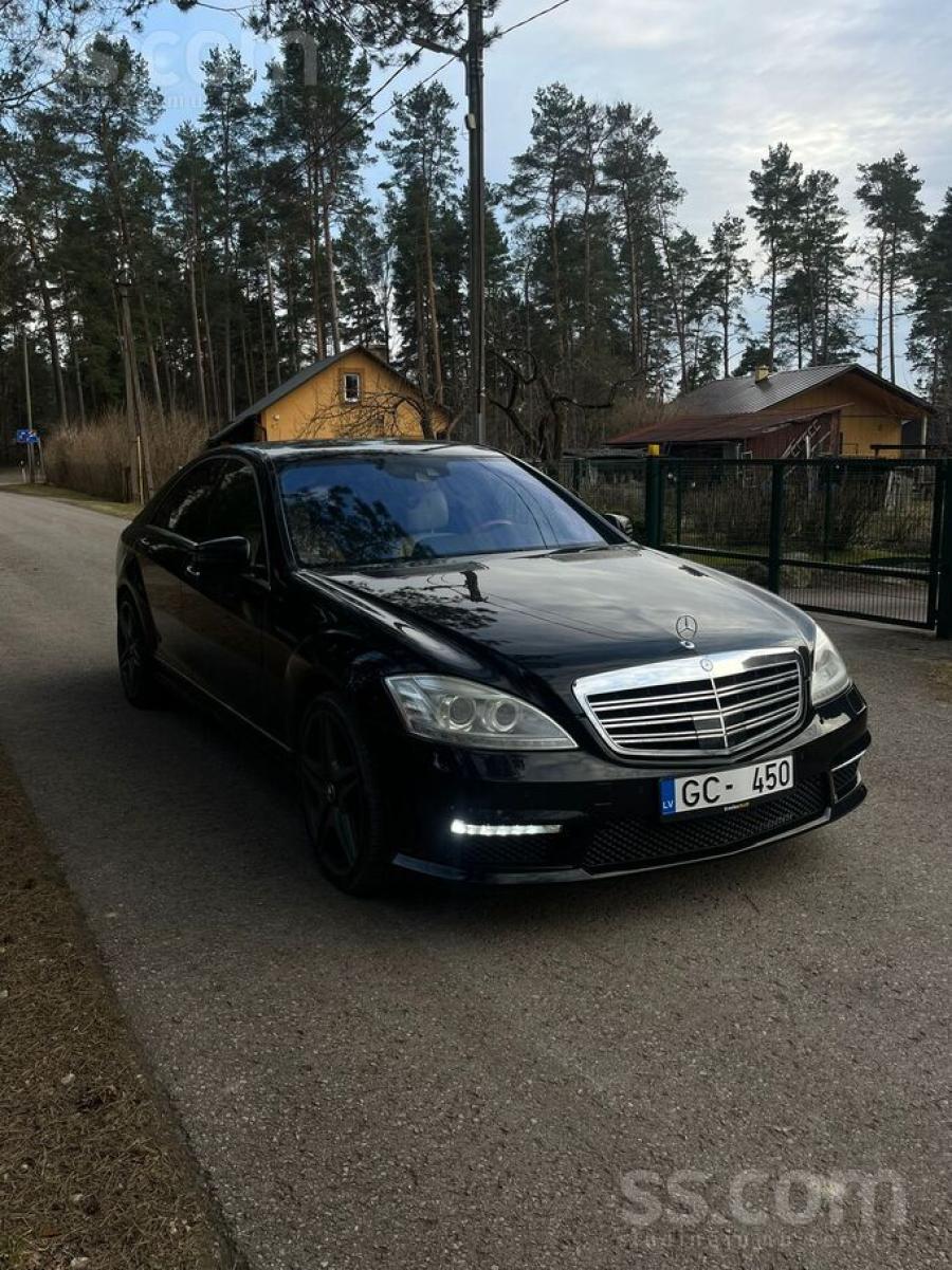 Black Mercedes-Benz S 350 2011 in Riga, with an engine capacity of 3.00 L and mileage of 365 thousand km for 10500 €, photo 3 on AUTOMOTO.COM.LV