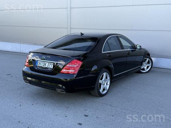 Black Mercedes-Benz S 350 2011 in Riga, with an engine capacity of 3.00 L and mileage of 0 thousand km for 18588 €, photo 3 on AUTOMOTO.COM.LV