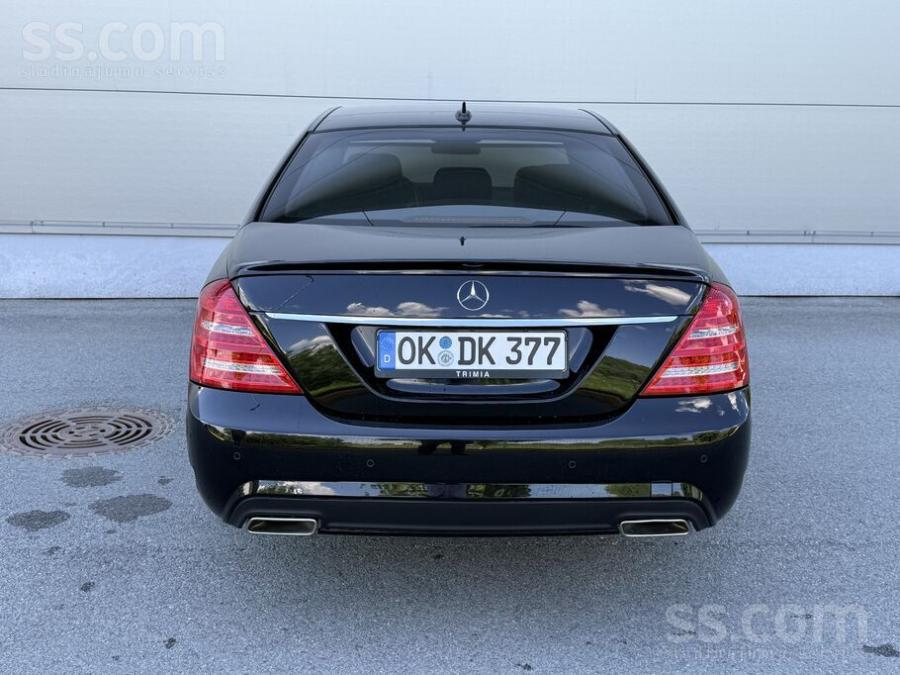 Черный Мерседес С 350 2011 в Рига, объемом двигателя 3.00 л и пробегом 0 тыс. км за 18588 €, фото 6 на AUTOMOTO.COM.LV