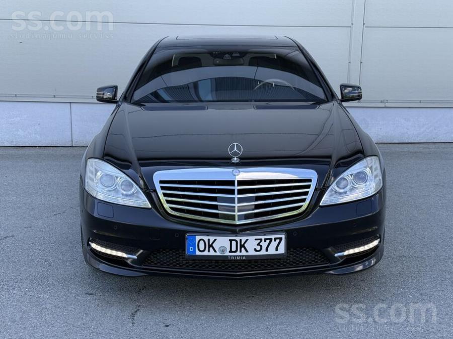 Черный Мерседес С 350 2011 в Рига, объемом двигателя 3.00 л и пробегом 0 тыс. км за 18588 €, фото 7 на AUTOMOTO.COM.LV