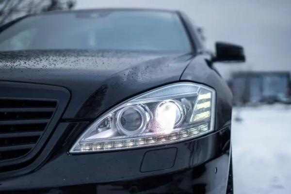 Black Mercedes-Benz S 350 2011 in Liepaja, with an engine capacity of 3.00 L and mileage of 240 thousand km for 16800 €, photo 9 on AUTOMOTO.COM.LV