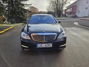 Черный Мерседес С 350 2011 в Екабпилс, объемом двигателя 3.00 л и пробегом 369 тыс. км за 12 €, фото 4 на AUTOMOTO.COM.LV