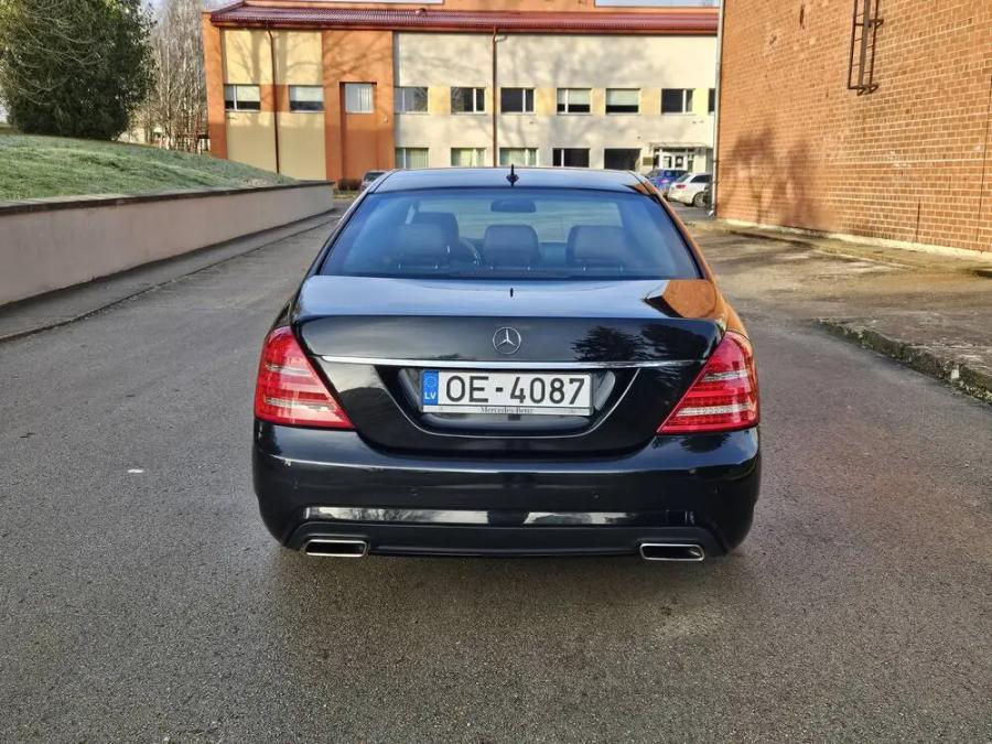 Черный Мерседес С 350 2011 в Екабпилс, объемом двигателя 3.00 л и пробегом 369 тыс. км за 12 €, фото 9 на AUTOMOTO.COM.LV