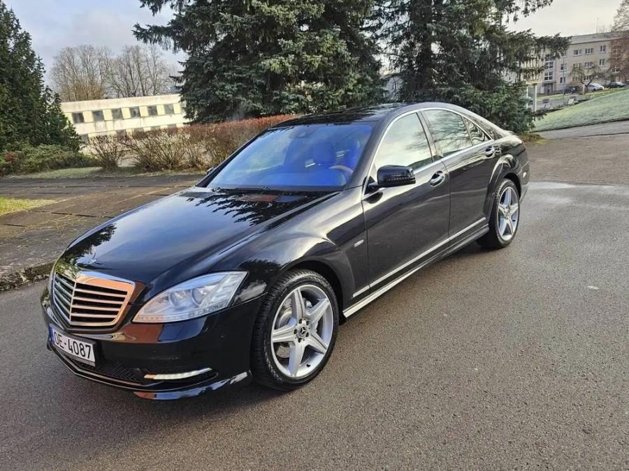Черный Мерседес С 350 2011 в Екабпилс, объемом двигателя 3.00 л и пробегом 369 тыс. км за 12 €, фото 22 на AUTOMOTO.COM.LV