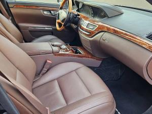 Черный Мерседес С 350 2011 в Екабпилс, объемом двигателя 3.00 л и пробегом 369 тыс. км за 12 €, фото 24 на AUTOMOTO.COM.LV