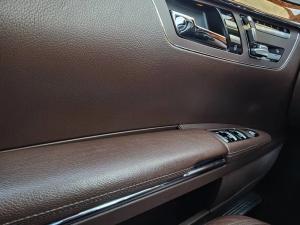 Черный Мерседес С 350 2011 в Екабпилс, объемом двигателя 3.00 л и пробегом 369 тыс. км за 12 €, фото 31 на AUTOMOTO.COM.LV