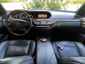 Черный Мерседес С 350 2011 в Рига, объемом двигателя 3.00 л и пробегом 311 тыс. км за 13500 €, фото 6 на AUTOMOTO.COM.LV
