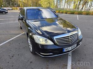 Черный Мерседес С 350 2011 в Даугавпилс, объемом двигателя 3.00 л и пробегом 0 тыс. км за 12999 €, фото  на AUTOMOTO.COM.LV