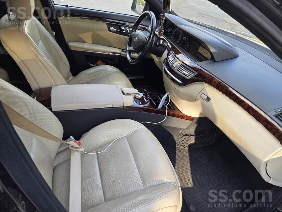 Черный Мерседес С 350 2011 в Даугавпилс, объемом двигателя 3.00 л и пробегом 0 тыс. км за 12999 €, фото 16 на AUTOMOTO.COM.LV