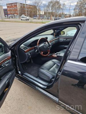 Melns Mercedes-Benz S 350 2011 Rīga, ar dzinēja tilpumu 3.00 L un nobraukumu 217 tūkst. km par 12000 €, foto 15 vietnē AUTOMOTO.COM.LV