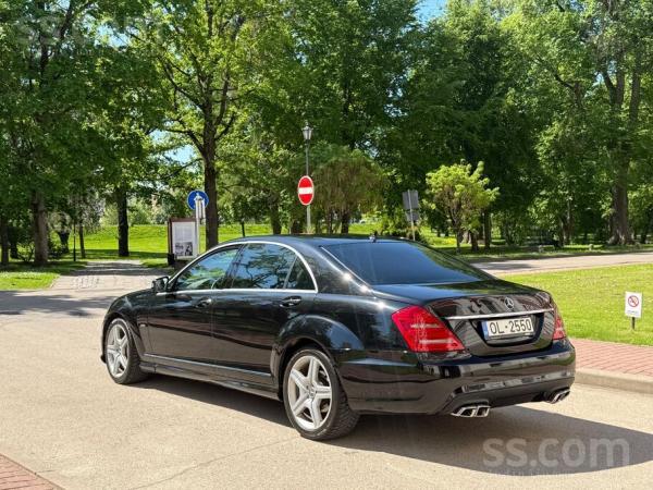 Black Mercedes-Benz S 350 2011 in Jelgava, with an engine capacity of 3.00 L and mileage of 281 thousand km for 9500 €, photo 3 on AUTOMOTO.COM.LV