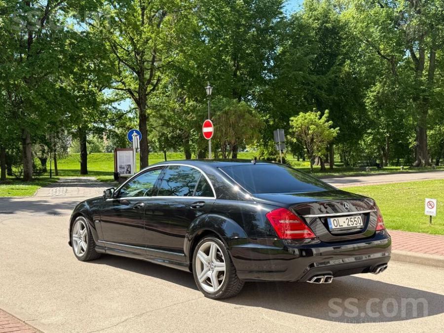 Black Mercedes-Benz S 350 2011 in Jelgava, with an engine capacity of 3.00 L and mileage of 281 thousand km for 9500 €, photo 4 on AUTOMOTO.COM.LV