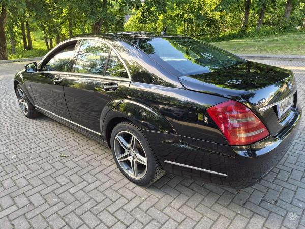 Melns Mercedes-Benz S 350 2011 Lazdijai, ar dzinēja tilpumu 2.99 L un nobraukumu 268 tūkst. km par 8500 €, foto 10 vietnē AUTOMOTO.COM.LV