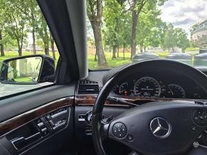 Melns Mercedes-Benz S 350 2011 Lazdijai, ar dzinēja tilpumu 2.99 L un nobraukumu 268 tūkst. km par 8500 €, foto 13 vietnē AUTOMOTO.COM.LV