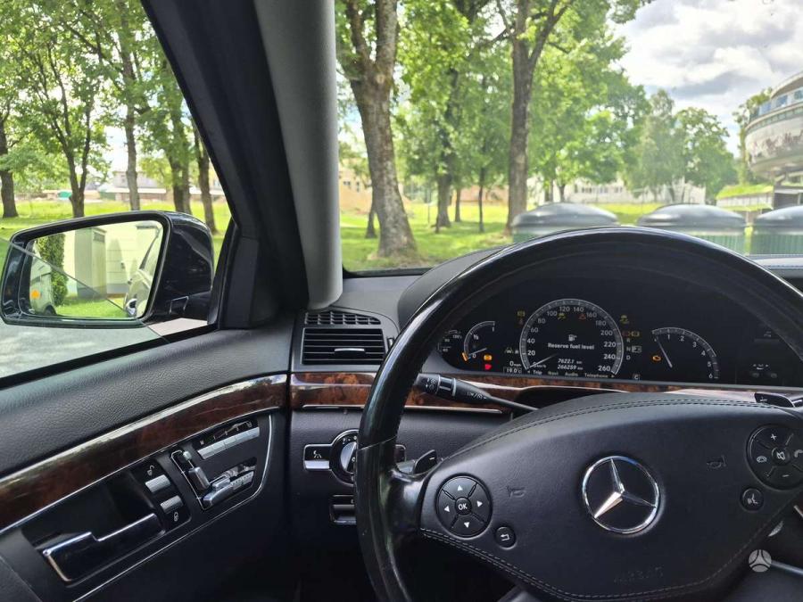 Melns Mercedes-Benz S 350 2011 Lazdijai, ar dzinēja tilpumu 2.99 L un nobraukumu 268 tūkst. km par 8500 €, foto 13 vietnē AUTOMOTO.COM.LV