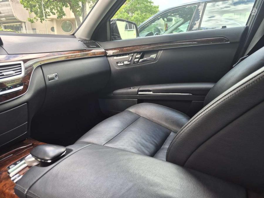 Melns Mercedes-Benz S 350 2011 Lazdijai, ar dzinēja tilpumu 2.99 L un nobraukumu 268 tūkst. km par 8500 €, foto 14 vietnē AUTOMOTO.COM.LV