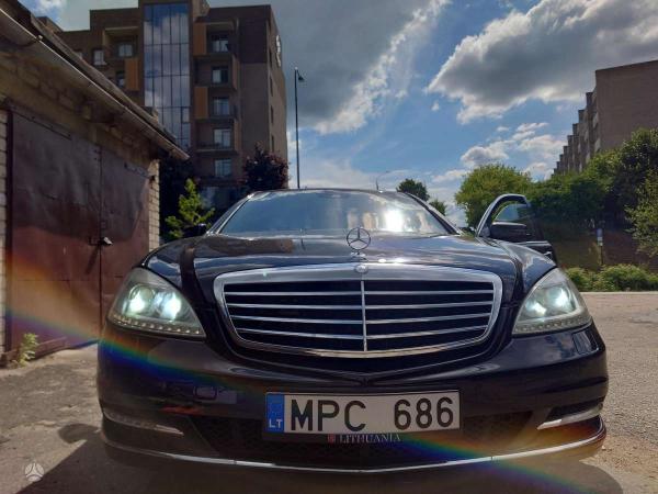 Melns Mercedes-Benz S 350 2011 Viļņa, ar dzinēja tilpumu 2.99 L un nobraukumu 291 tūkst. km par 10500 €, foto 6 vietnē AUTOMOTO.COM.LV