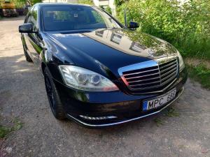 Черный Мерседес С 350 2011 в Вильнюс, объемом двигателя 2.99 л и пробегом 291 тыс. км за 10500 €, фото 11 на AUTOMOTO.COM.LV