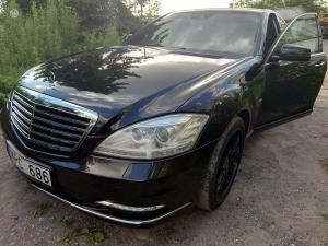 Черный Мерседес С 350 2011 в Вильнюс, объемом двигателя 2.99 л и пробегом 291 тыс. км за 10500 €, фото 13 на AUTOMOTO.COM.LV