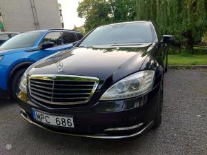 Черный Мерседес С 350 2011 в Вильнюс, объемом двигателя 2.99 л и пробегом 291 тыс. км за 10500 €, фото 23 на AUTOMOTO.COM.LV