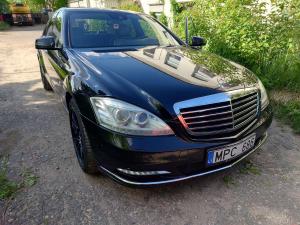 Черный Мерседес С 350 2011 в Вильнюс, объемом двигателя 2.99 л и пробегом 291 тыс. км за 10500 €, фото 28 на AUTOMOTO.COM.LV