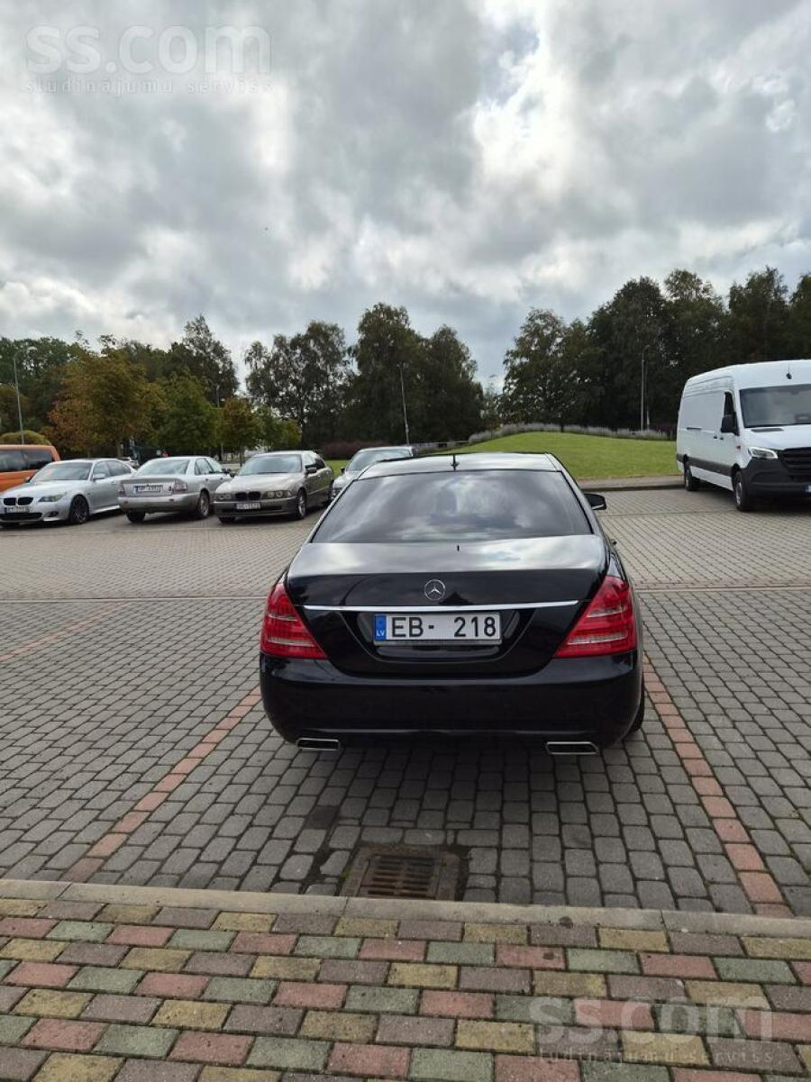 Black Mercedes-Benz S 350 2011 in Ventspils, with an engine capacity of 3.00 L and mileage of 261 thousand km for 12650 €, photo 6 on AUTOMOTO.COM.LV