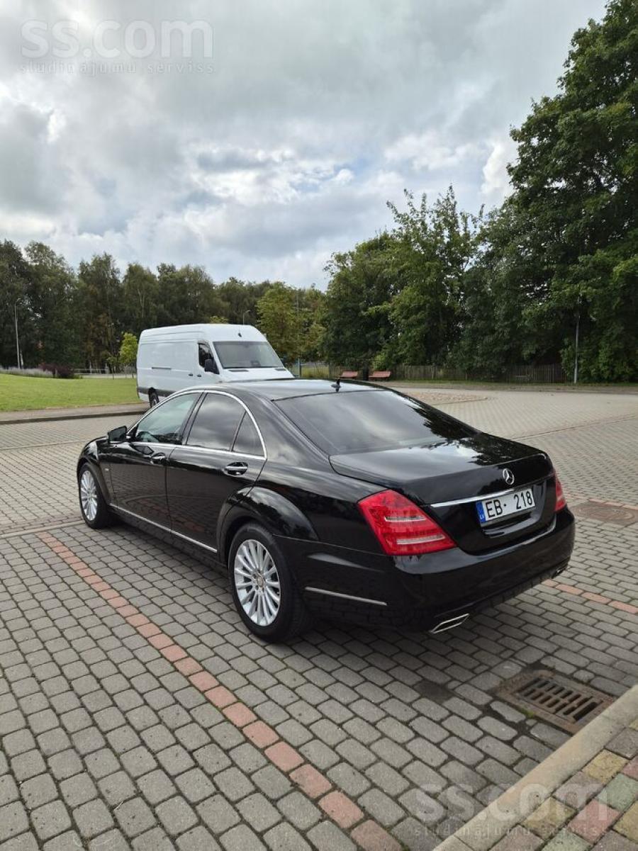Black Mercedes-Benz S 350 2011 in Ventspils, with an engine capacity of 3.00 L and mileage of 261 thousand km for 12650 €, photo 7 on AUTOMOTO.COM.LV