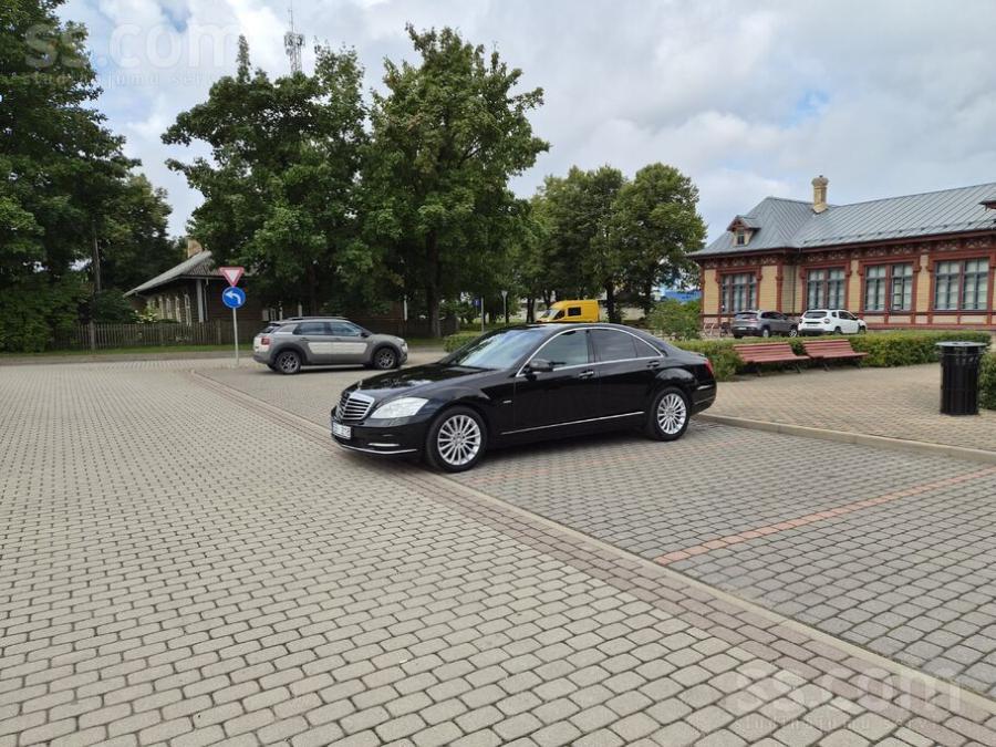 Black Mercedes-Benz S 350 2011 in Ventspils, with an engine capacity of 3.00 L and mileage of 261 thousand km for 12650 €, photo 9 on AUTOMOTO.COM.LV