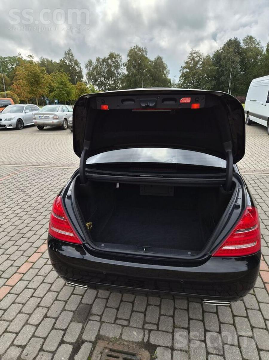 Black Mercedes-Benz S 350 2011 in Ventspils, with an engine capacity of 3.00 L and mileage of 261 thousand km for 12650 €, photo 10 on AUTOMOTO.COM.LV