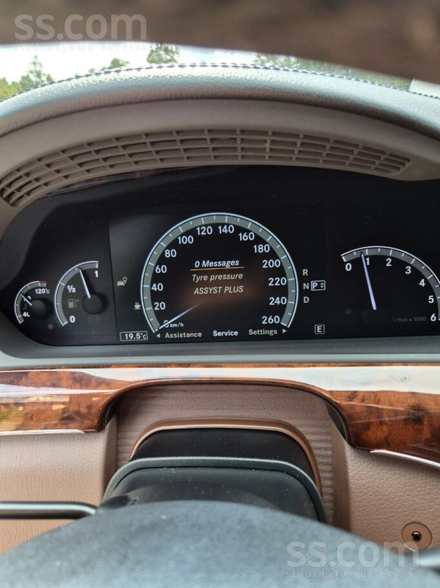 Black Mercedes-Benz S 350 2011 in Ventspils, with an engine capacity of 3.00 L and mileage of 261 thousand km for 12650 €, photo 15 on AUTOMOTO.COM.LV