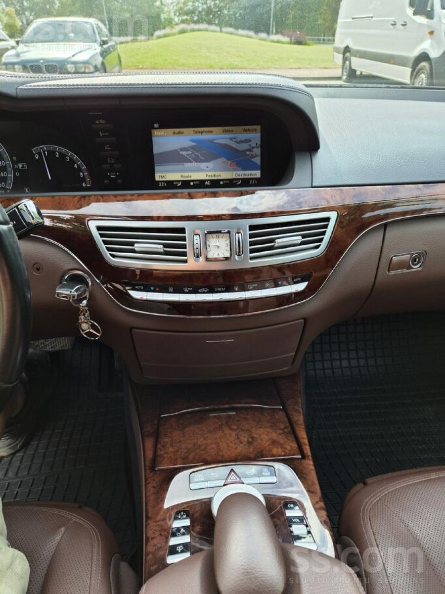 Black Mercedes-Benz S 350 2011 in Ventspils, with an engine capacity of 3.00 L and mileage of 261 thousand km for 12650 €, photo 17 on AUTOMOTO.COM.LV