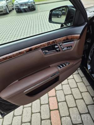 Black Mercedes-Benz S 350 2011 in Ventspils, with an engine capacity of 3.00 L and mileage of 261 thousand km for 12650 €, photo 19 on AUTOMOTO.COM.LV