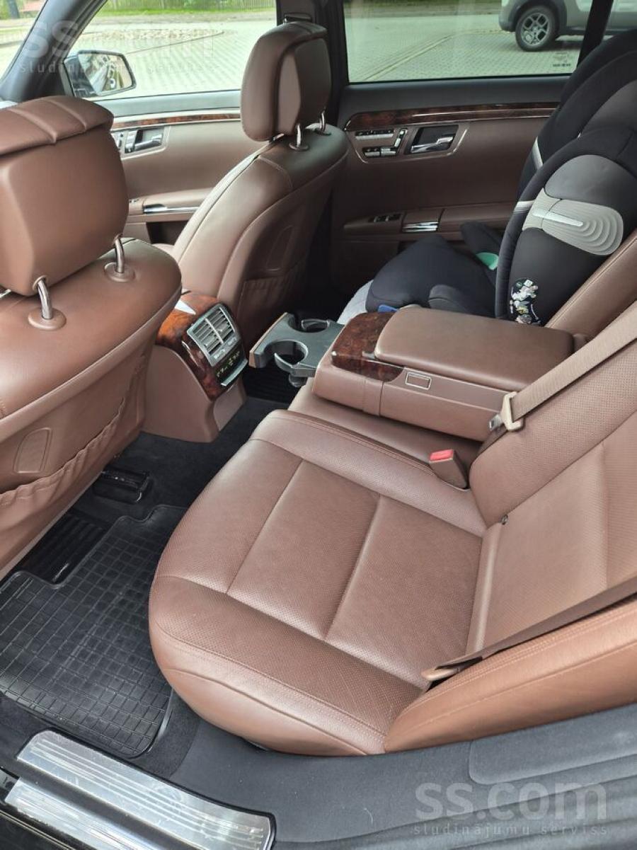 Black Mercedes-Benz S 350 2011 in Ventspils, with an engine capacity of 3.00 L and mileage of 261 thousand km for 12650 €, photo 20 on AUTOMOTO.COM.LV