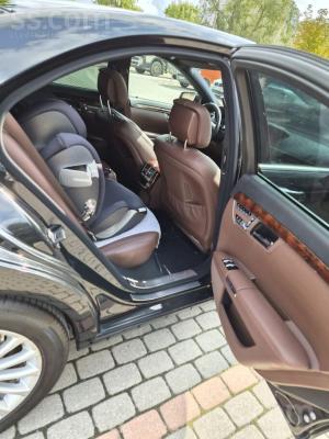Black Mercedes-Benz S 350 2011 in Ventspils, with an engine capacity of 3.00 L and mileage of 261 thousand km for 12650 €, photo 30 on AUTOMOTO.COM.LV