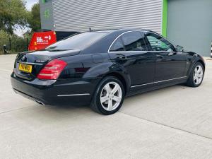 Melns Mercedes-Benz S 350 2011 Raseiniai, ar dzinēja tilpumu 2.99 L un nobraukumu 195 tūkst. km par 4800 €, foto 10 vietnē AUTOMOTO.COM.LV
