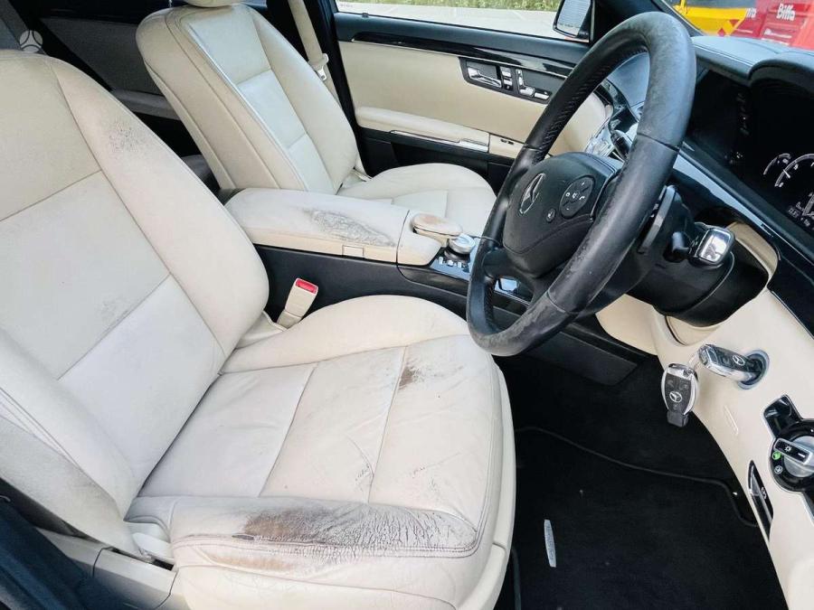 Melns Mercedes-Benz S 350 2011 Raseiniai, ar dzinēja tilpumu 2.99 L un nobraukumu 195 tūkst. km par 4800 €, foto 22 vietnē AUTOMOTO.COM.LV