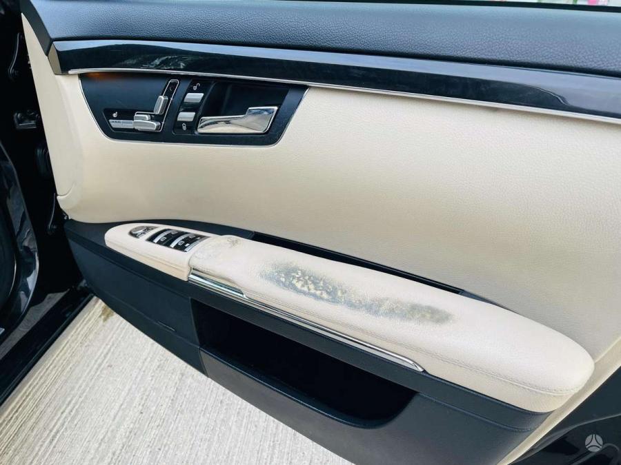 Melns Mercedes-Benz S 350 2011 Raseiniai, ar dzinēja tilpumu 2.99 L un nobraukumu 195 tūkst. km par 4800 €, foto 23 vietnē AUTOMOTO.COM.LV