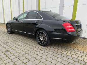 Черный Мерседес С 350 2011 в Расейняй, объемом двигателя 2.99 л и пробегом 314 тыс. км за 9900 €, фото 4 на AUTOMOTO.COM.LV
