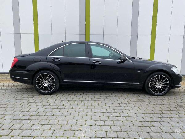 Melns Mercedes-Benz S 350 2011 Raseiniai, ar dzinēja tilpumu 2.99 L un nobraukumu 314 tūkst. km par 9900 €, foto 7 vietnē AUTOMOTO.COM.LV