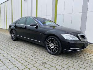 Черный Мерседес С 350 2011 в Расейняй, объемом двигателя 2.99 л и пробегом 314 тыс. км за 9900 €, фото 8 на AUTOMOTO.COM.LV